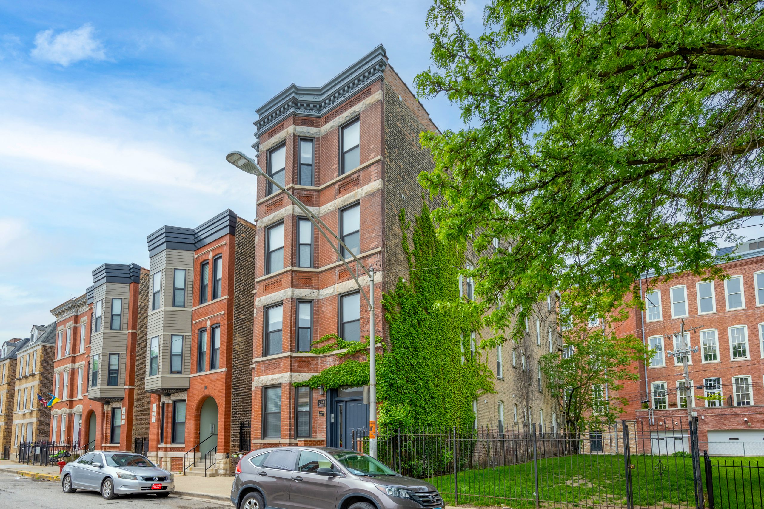 734 N. THROOP STREET | Interra Realty