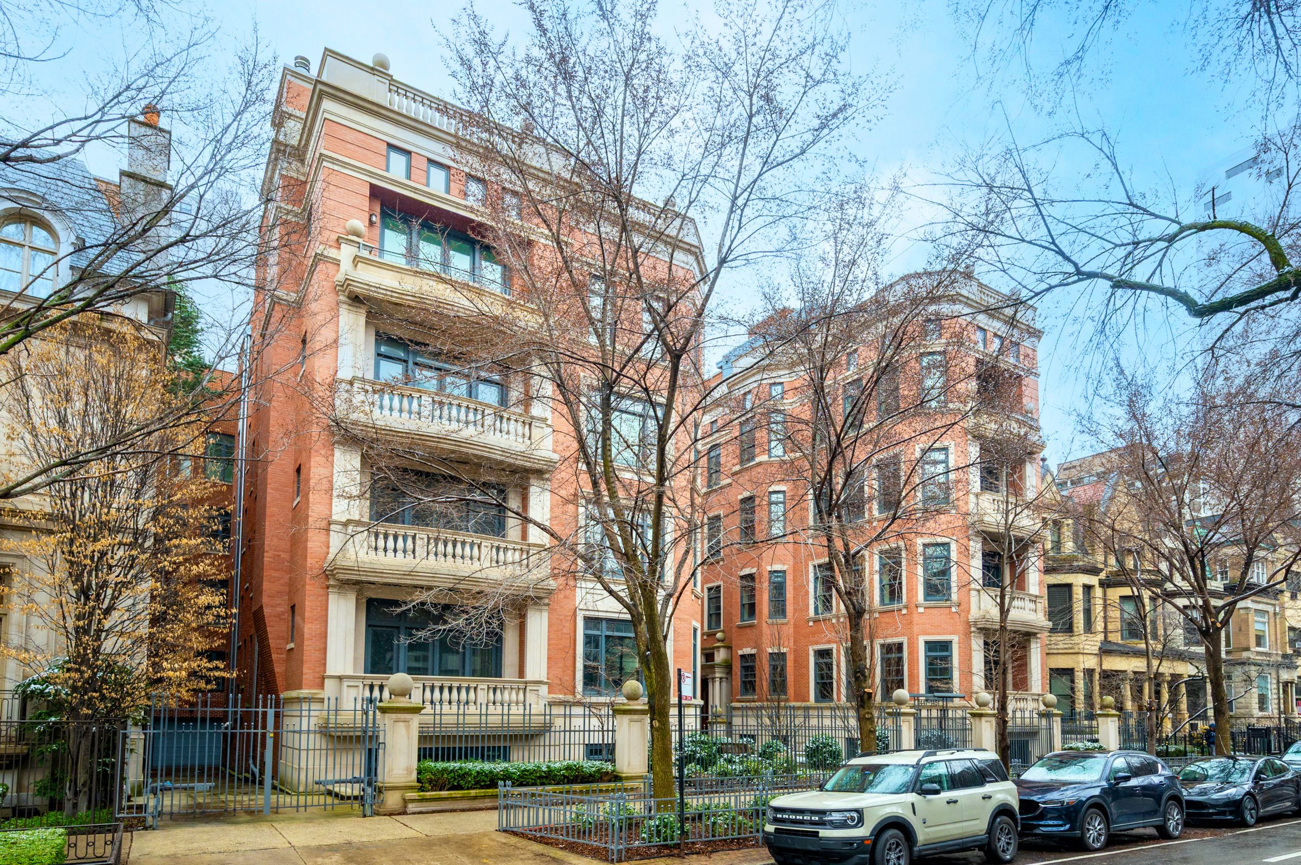 Crain’s Chicago Business: Gold Coast’s Long-Vacant ‘Phantom Building ...