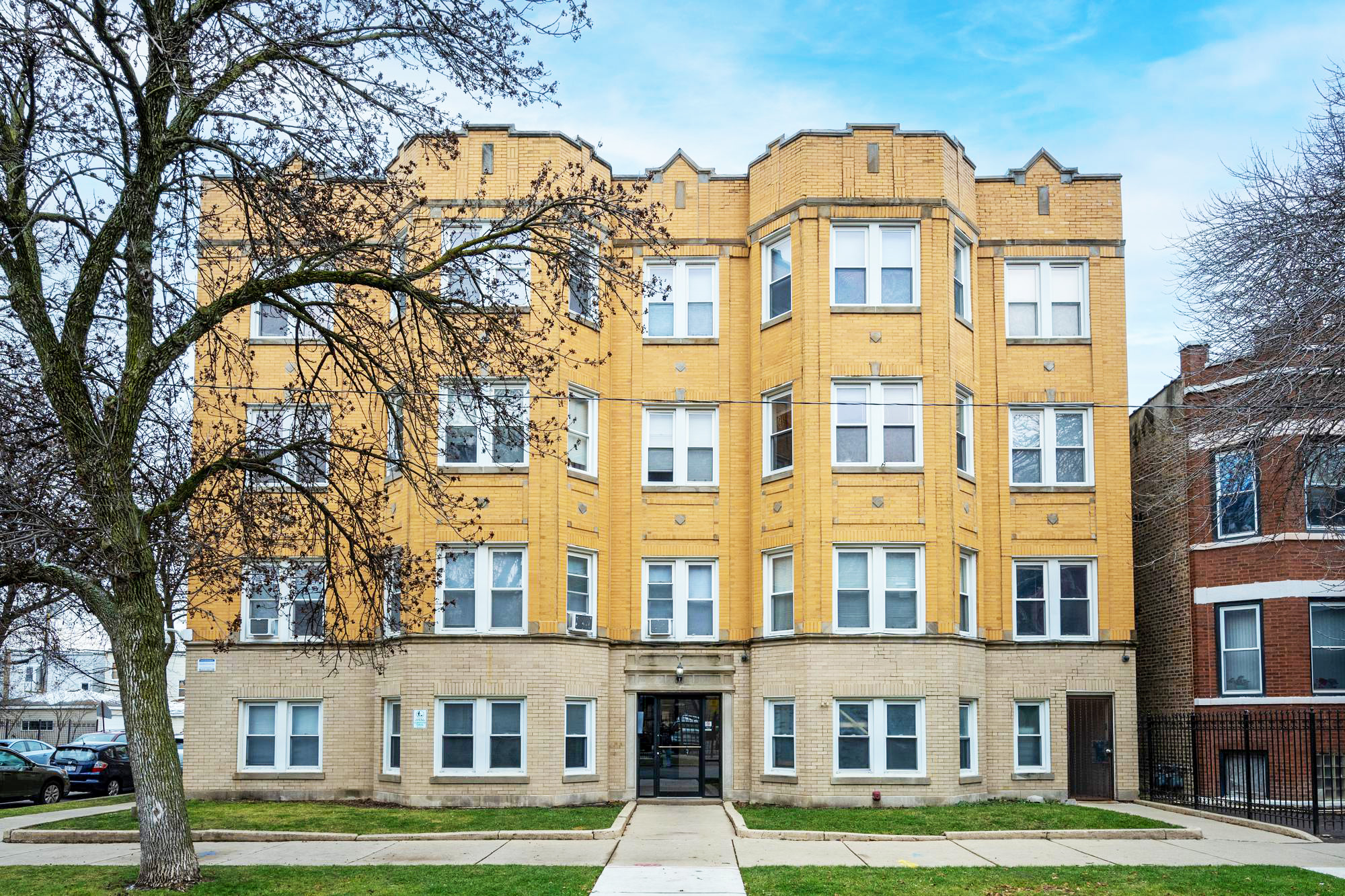 ConnectCRE: Silver Property Group Buys $22M Vintage Chicago MF ...